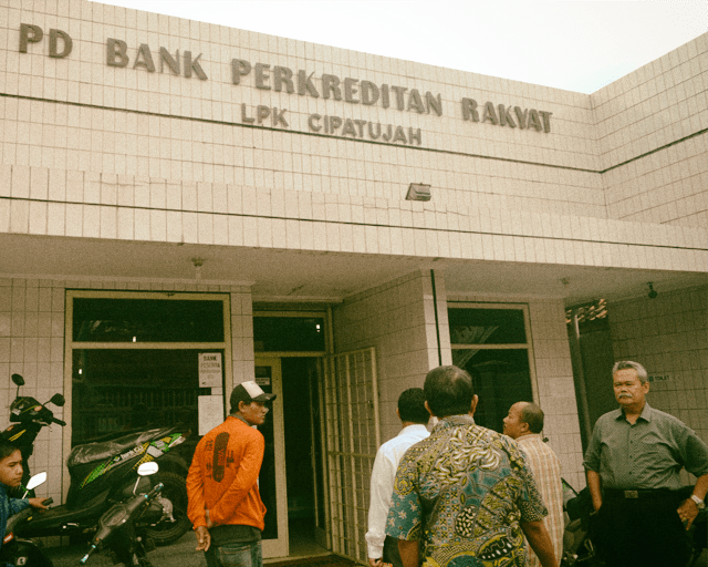 TENTANG KAMI - Website | bank CiJ